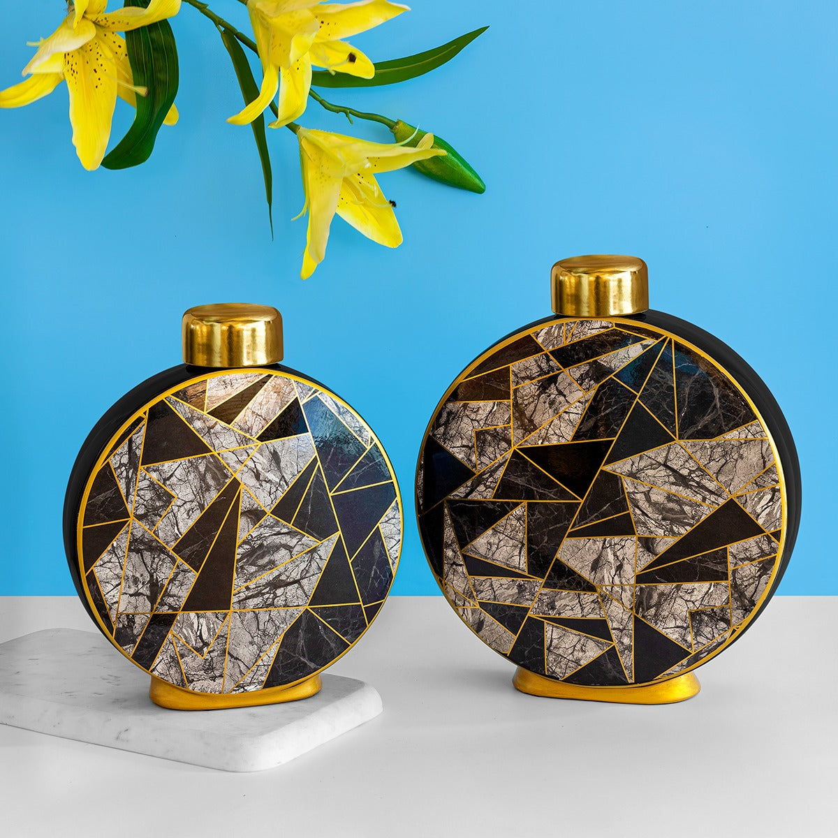 Elevate Your Living Room's Style With These Must-Have Showpieces ...