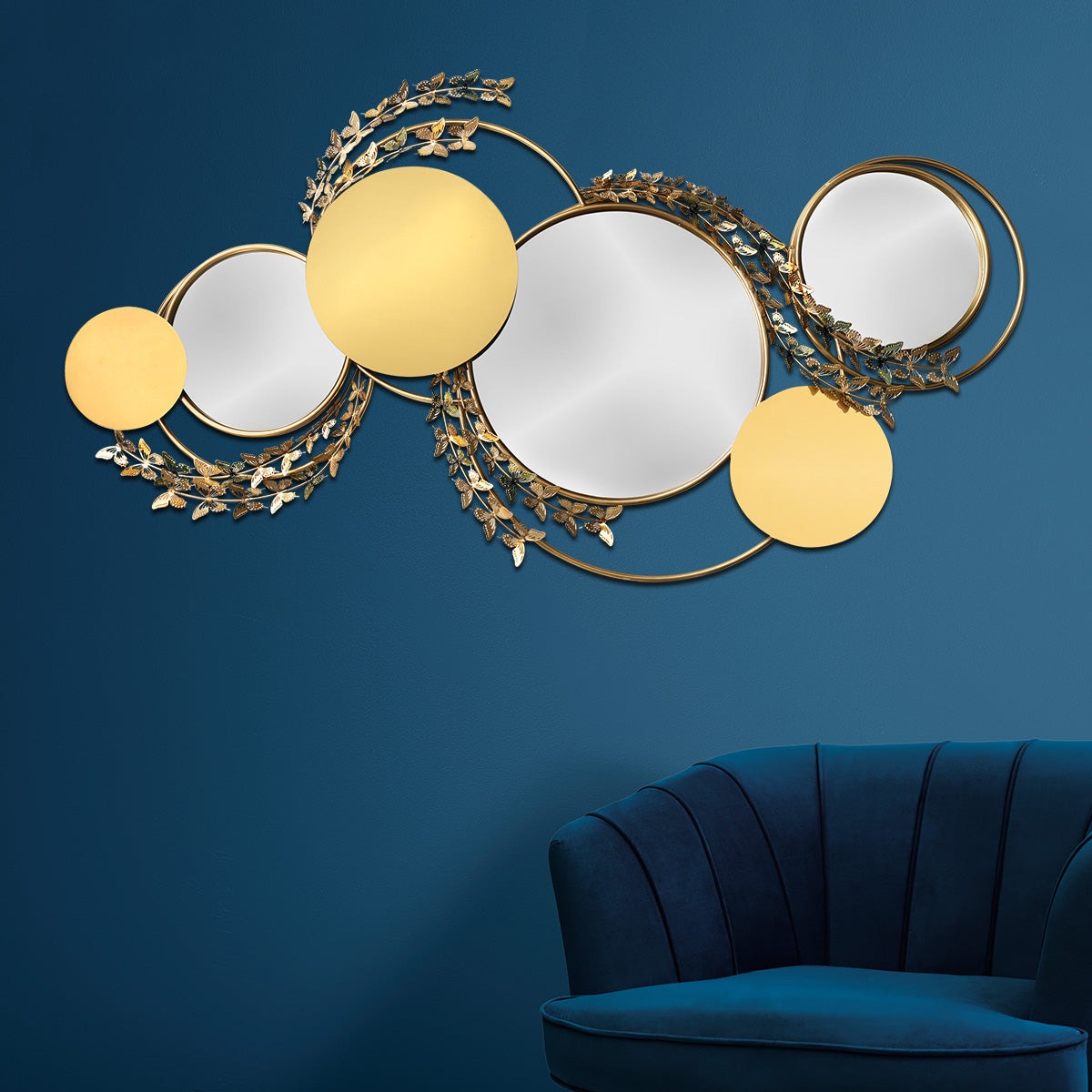 Enhance Your Living Room Decor With A Stunning Decorative Mirror ...